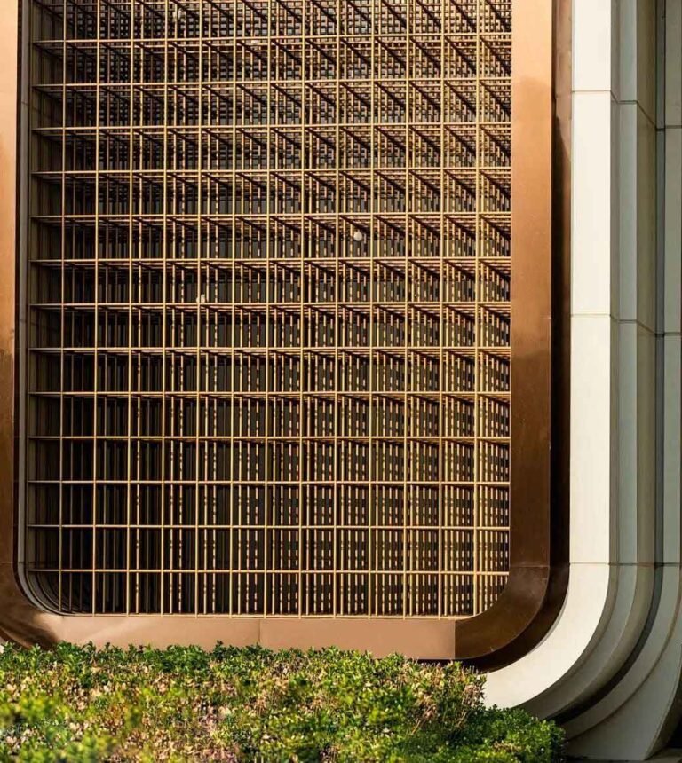 Metal Mesh Curtains: The New Era of Decorative Art | JYF-Metal