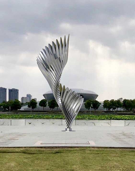 The Aesthetic Significance of Line in Stainless Steel Sculpture - JYF-Metal