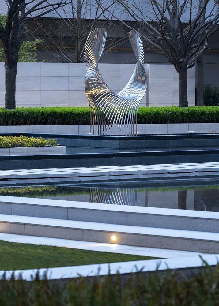 The Aesthetic Significance of Line in Stainless Steel Sculpture - JYF-Metal